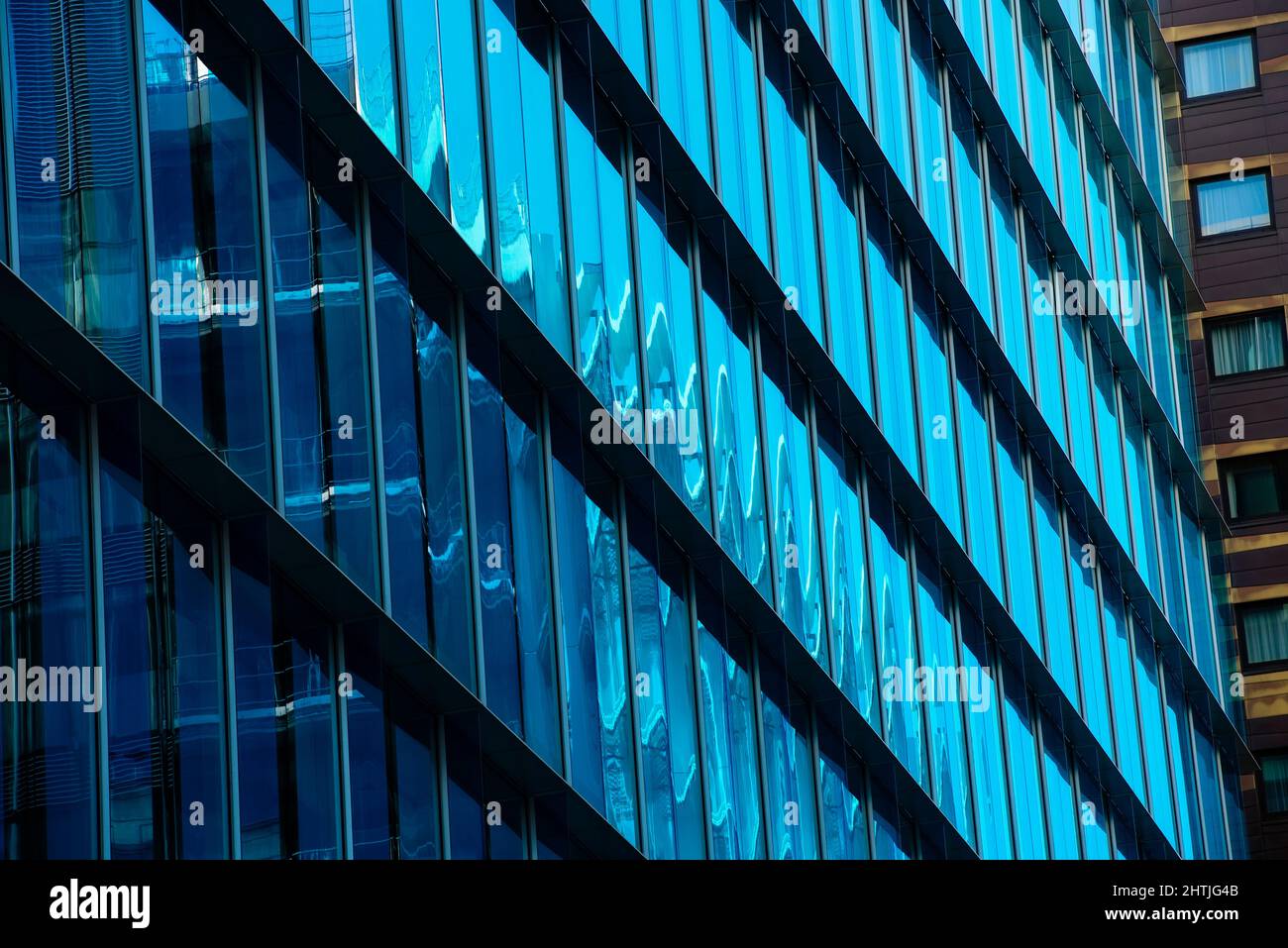 High rise building cooling tower hi-res stock photography and images ...