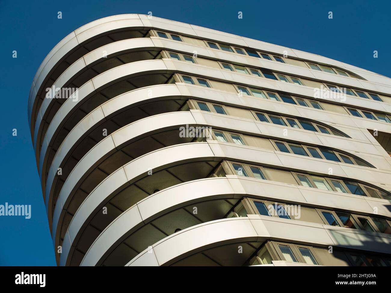 Modern apartment building in central London with a design nod to art ...
