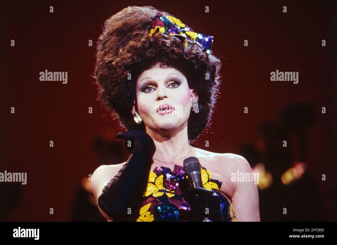 Mary aka Georg Preuße bei einem Auftritt als Diva in der Show "Die ...