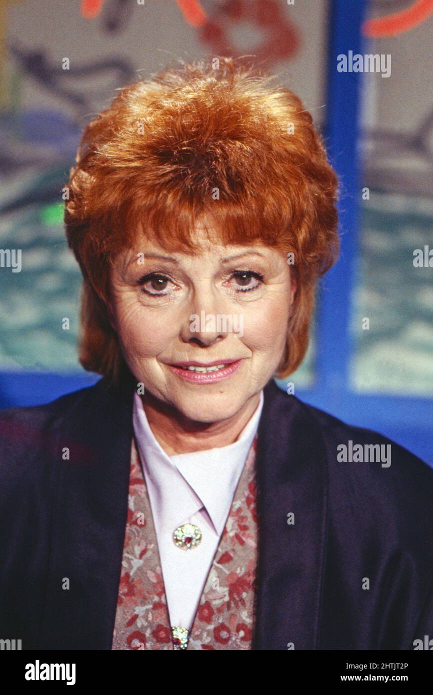 Elfriede Ott, Schauspielerin, Kabarettistin, Sängerin aus Österreich ...