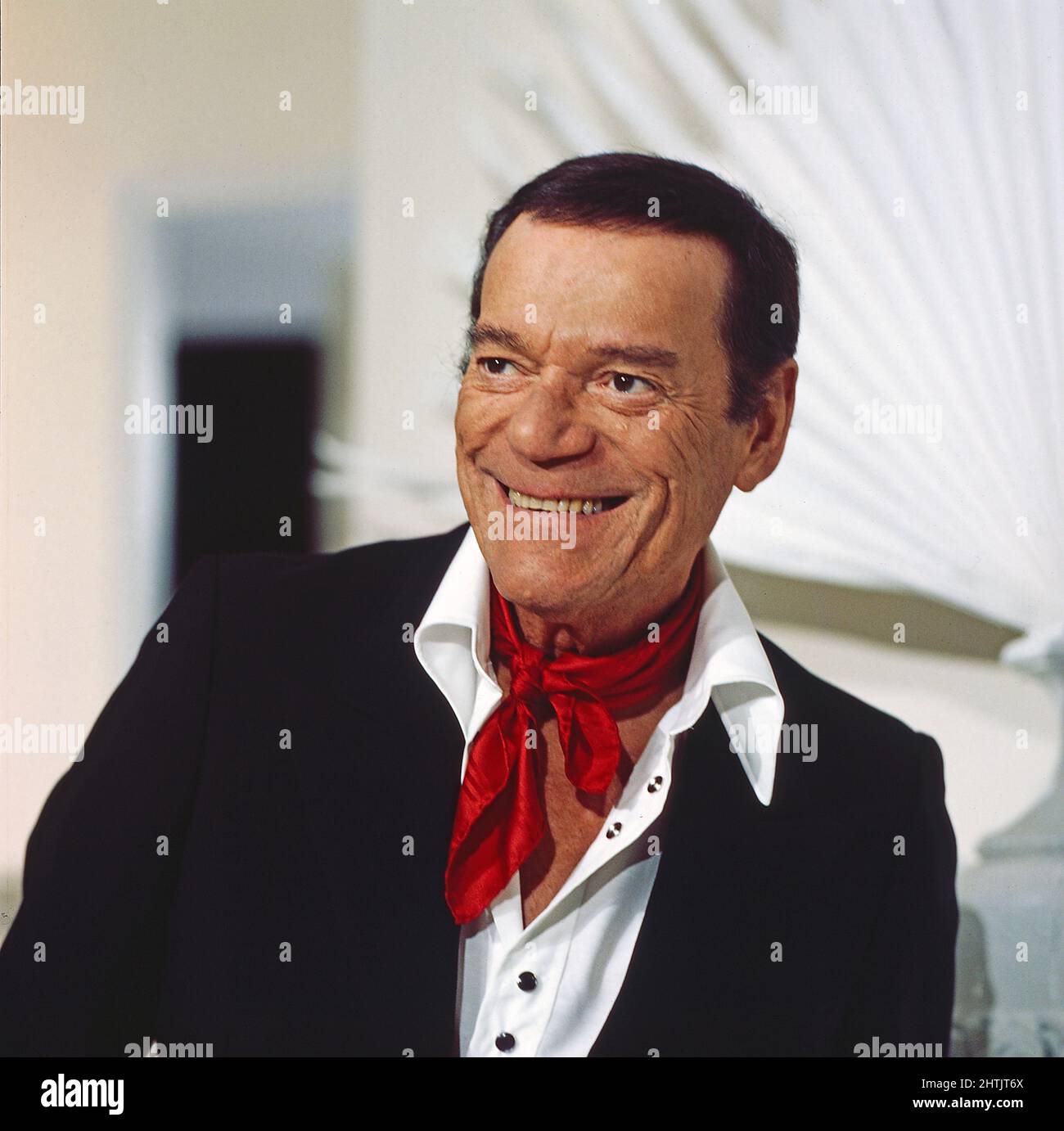 Eddie Constantine, amerikanischer Filmschauspieler und Chansonnier ...