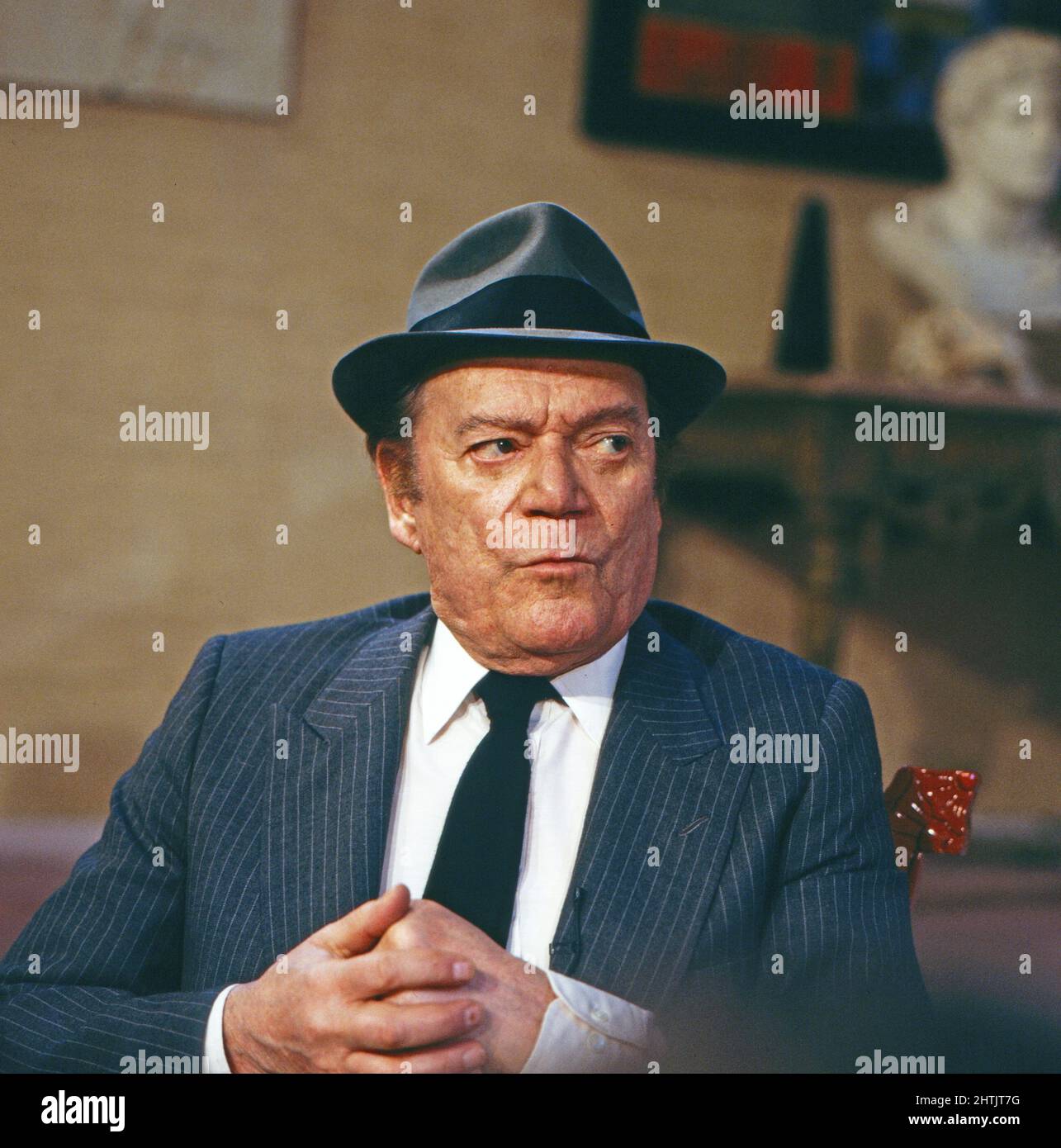 Eddie Constantine, amerikanischer Filmschauspieler und Chansonnier ...