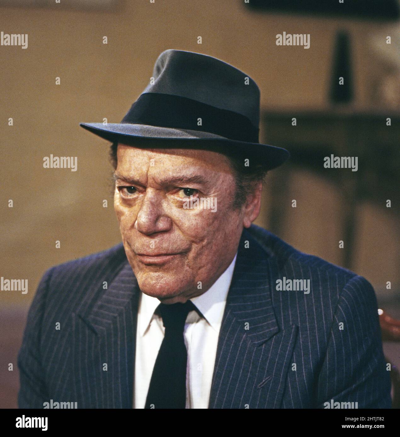 Eddie Constantine, amerikanischer Filmschauspieler und Chansonnier ...