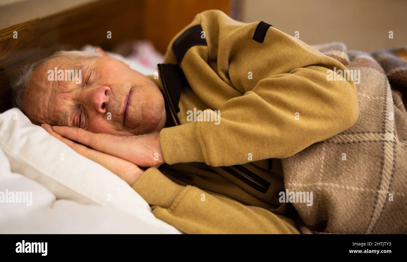 Old man bed hi-res stock photography and images - Alamy