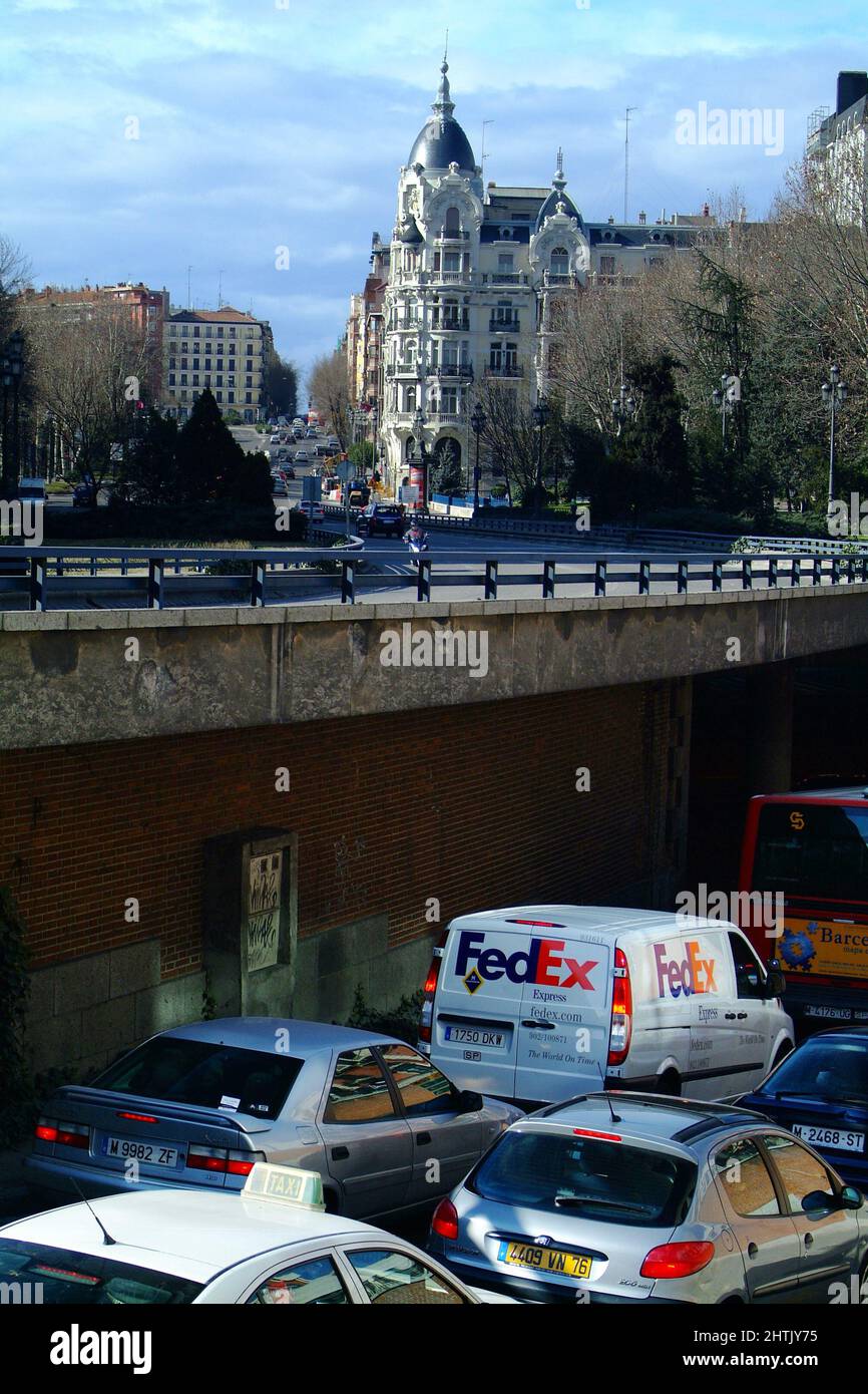 Car bridge madrid hi-res stock photography and images - Alamy