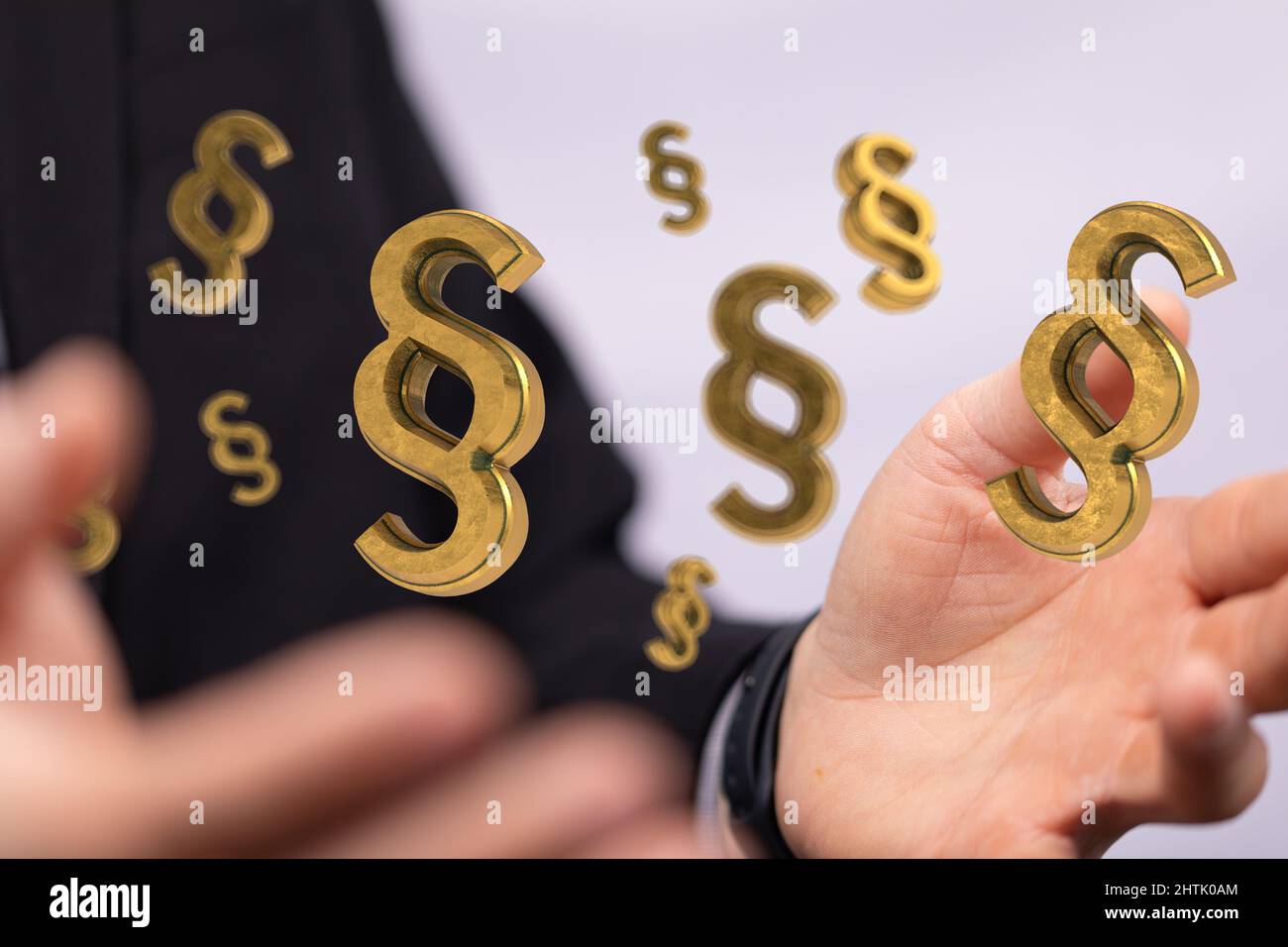 Blind justice holding scale hi-res stock photography and images - Alamy