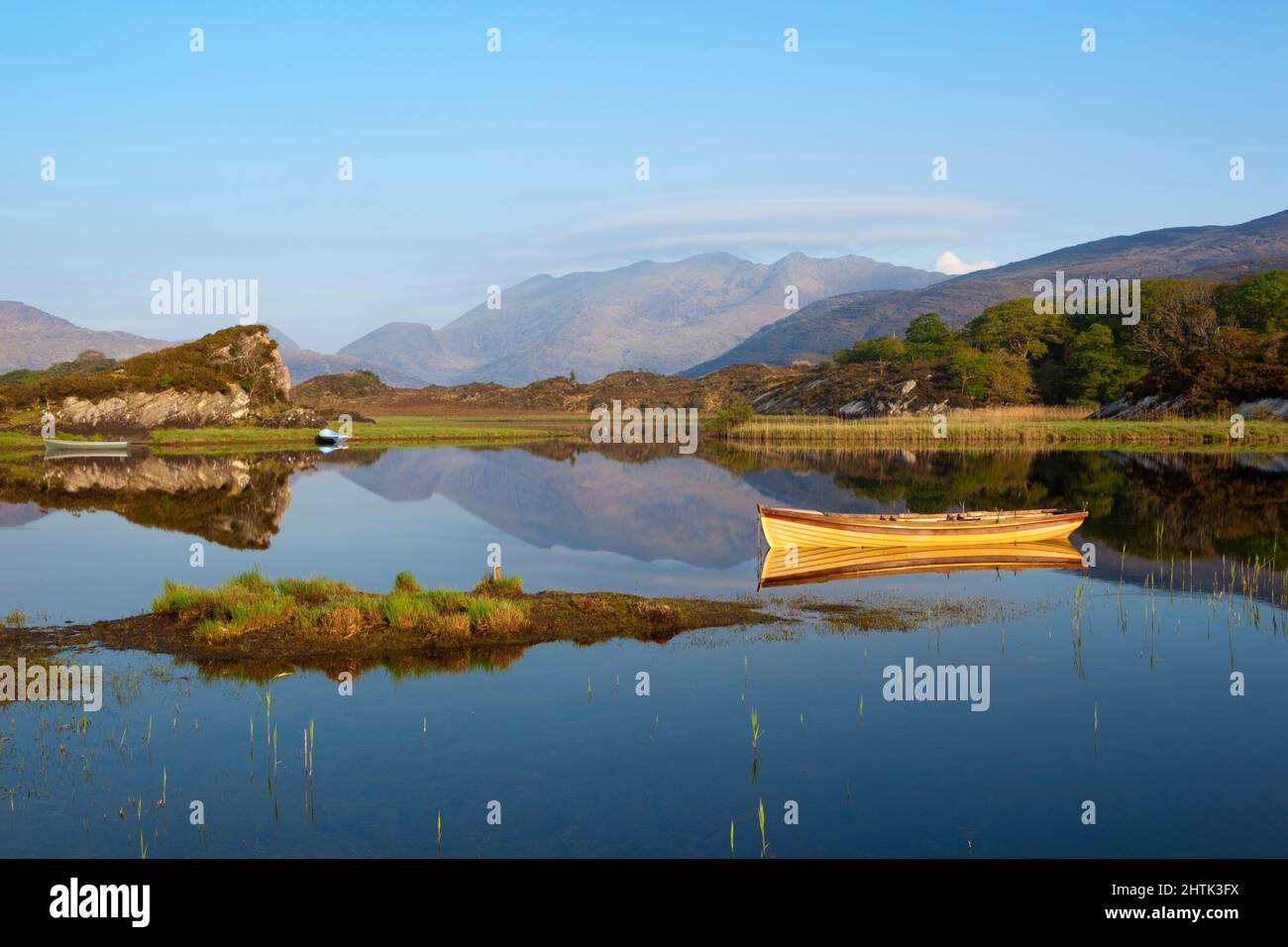 Upper Lake and Macgillycuddy's Reeks, Killarney National Park ...