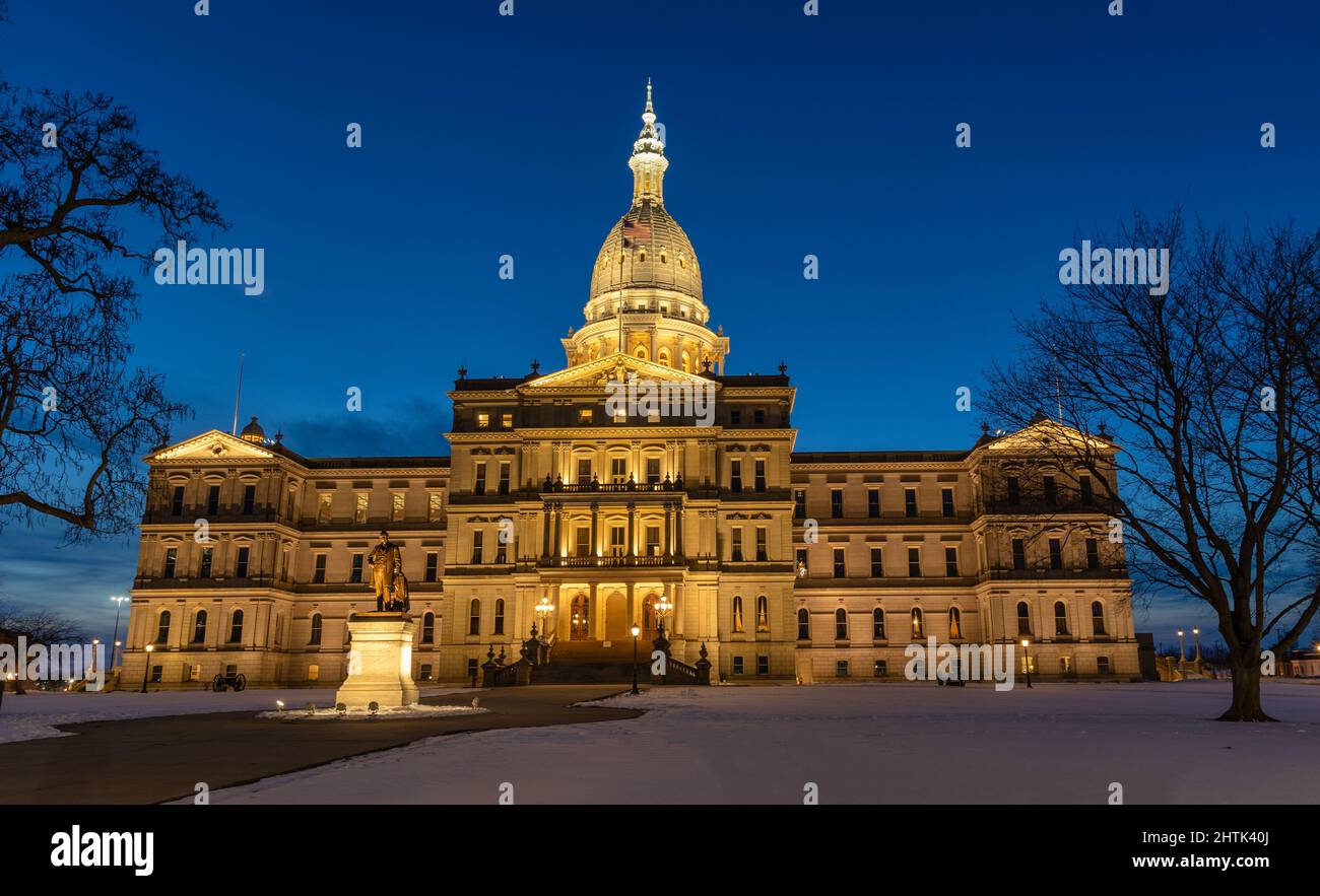 State capitol building of Michigan at blue hour Stock Photo - Alamy