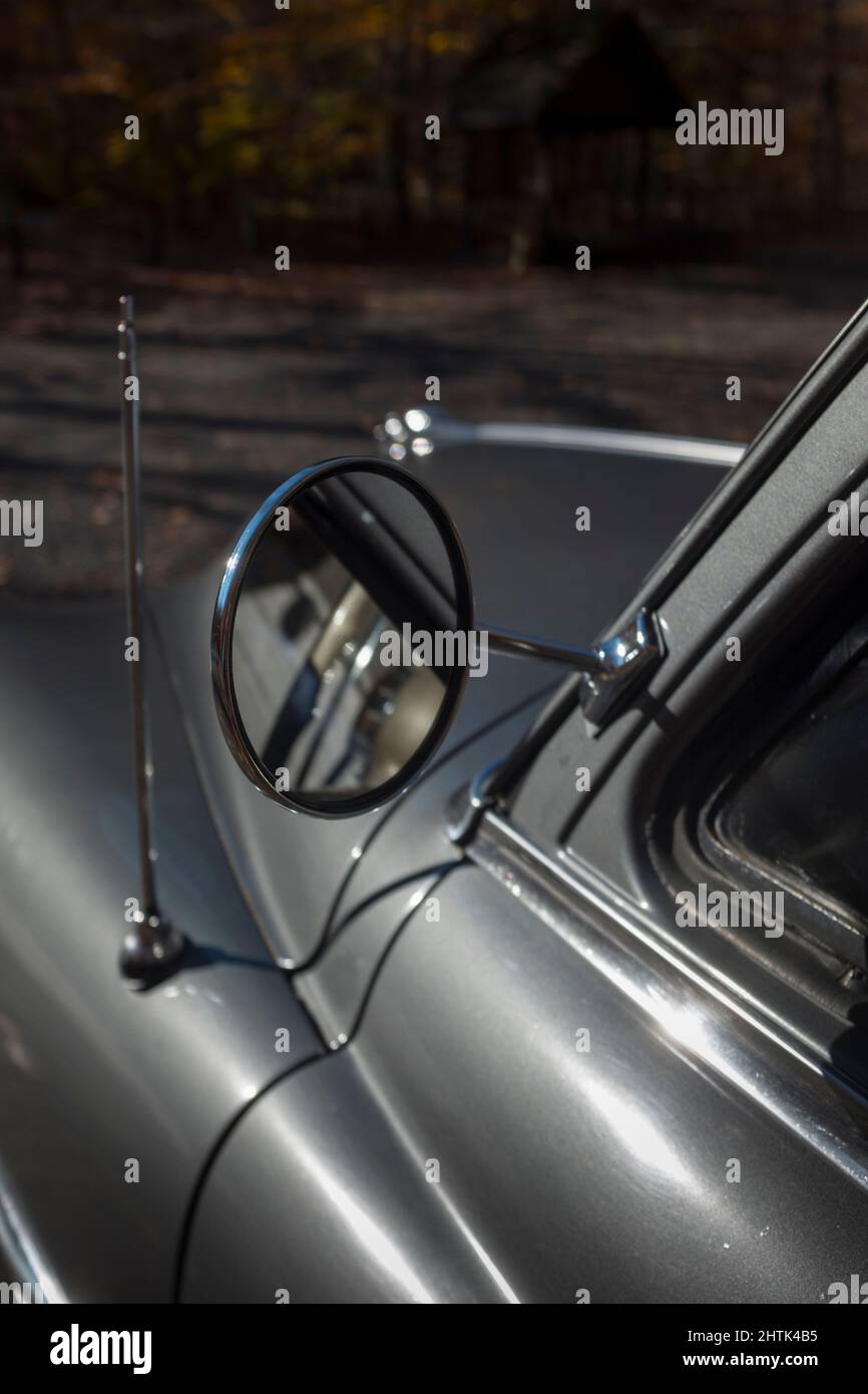 1940 vintage car rear view hi-res stock photography and images - Alamy