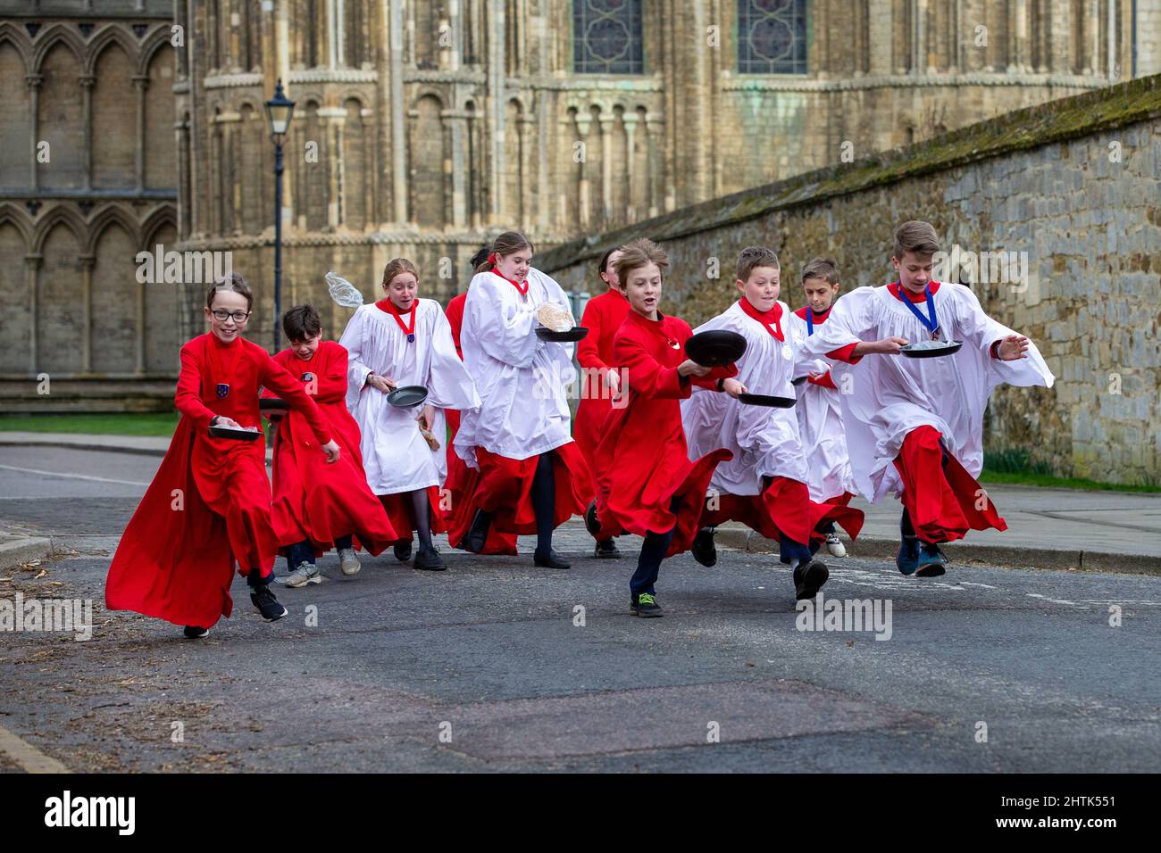 White choristers hi-res stock photography and images - Alamy