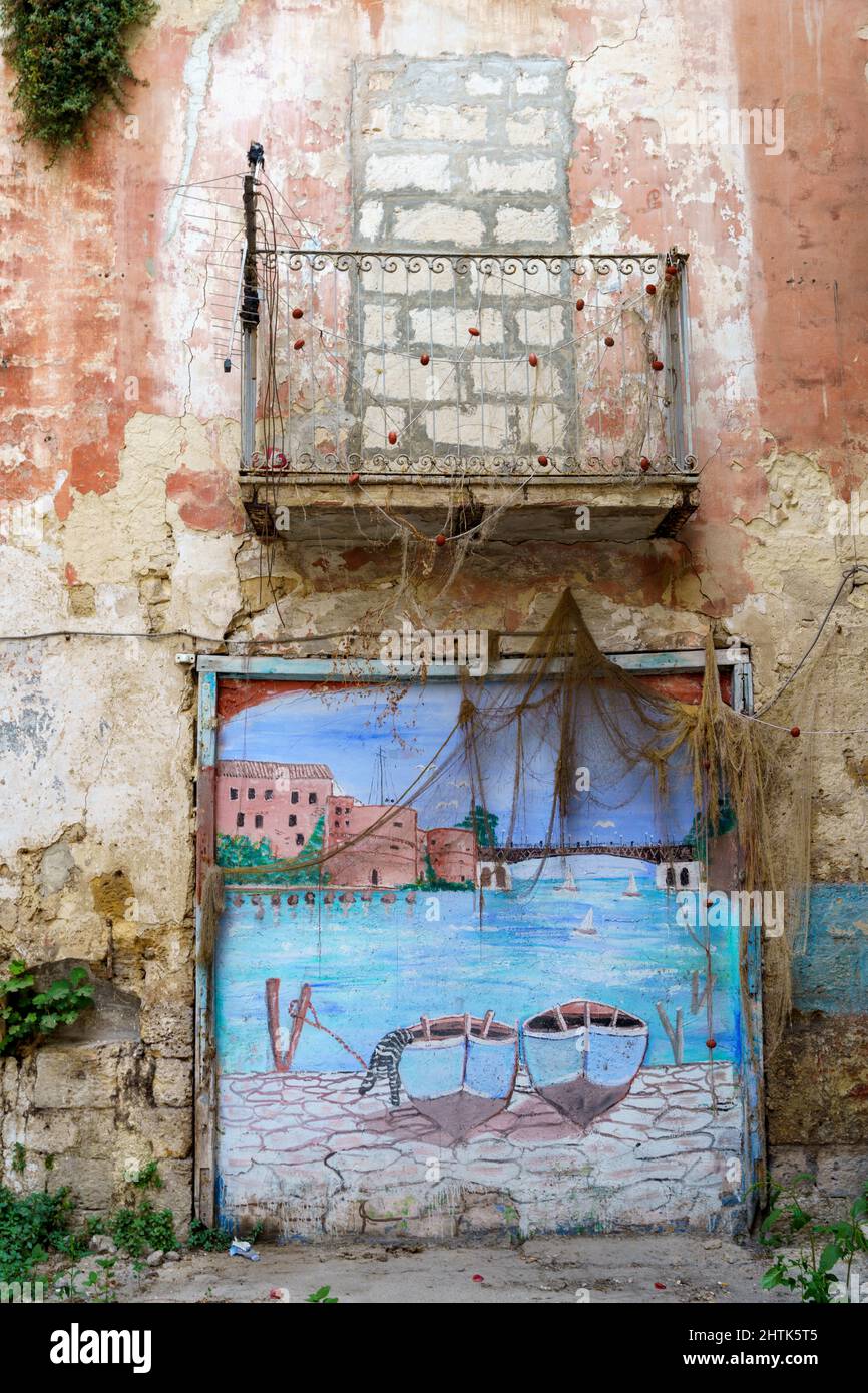 Taranto, Apulia, Italy: exterior of historic buildings Stock Photo - Alamy