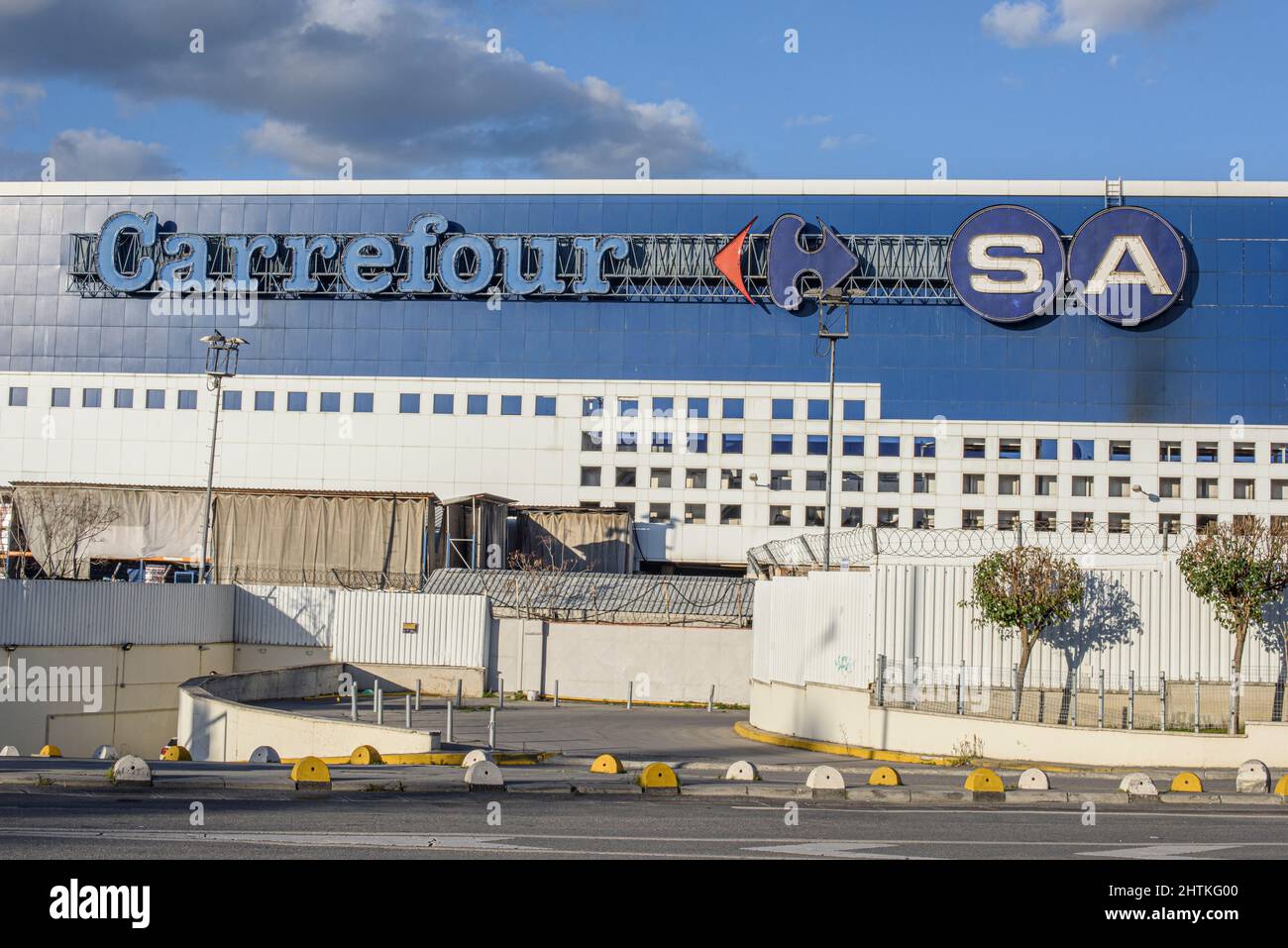 ISTANBUL, TURKEY - JANUARY 16, 2022: CarrefourSA logo on the roof on a ...