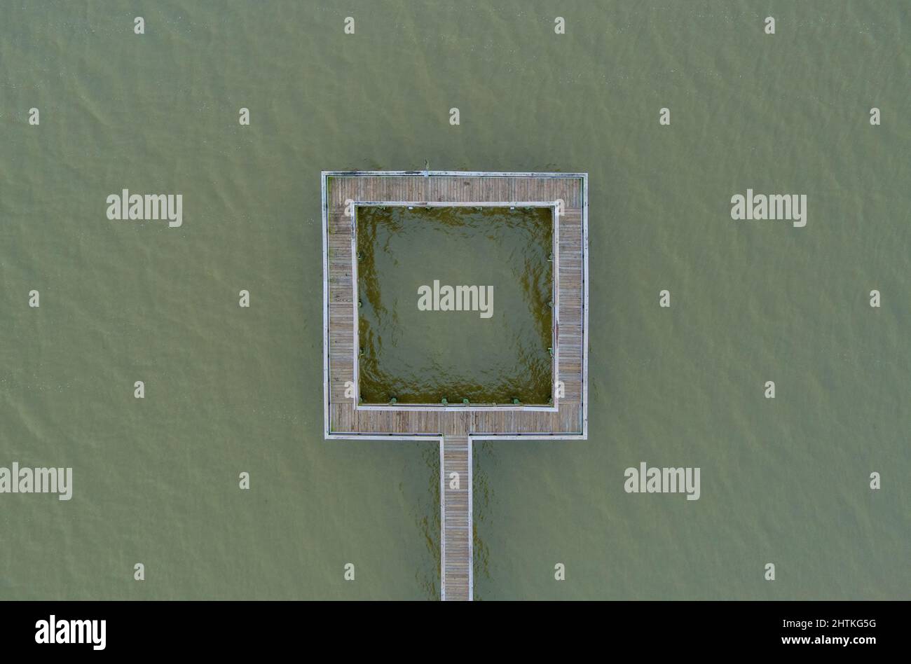Aerial view of a pier on Mobile Bay Stock Photo - Alamy