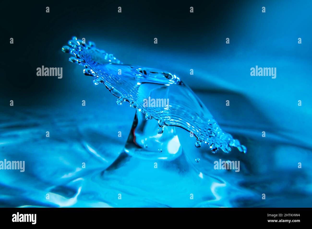 Colliding drops hi-res stock photography and images - Alamy