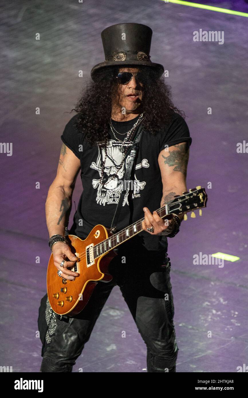 2022 Slash Guitarist