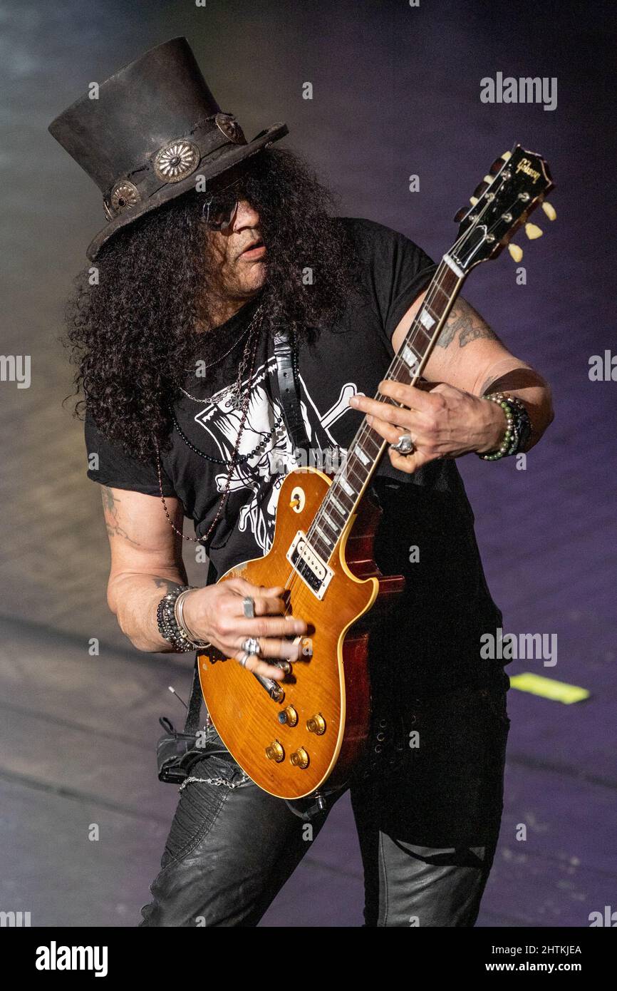 Slash saul hudson hi-res stock photography and images - Alamy