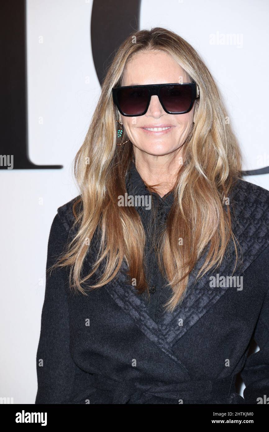 Elle Macpherson 2022