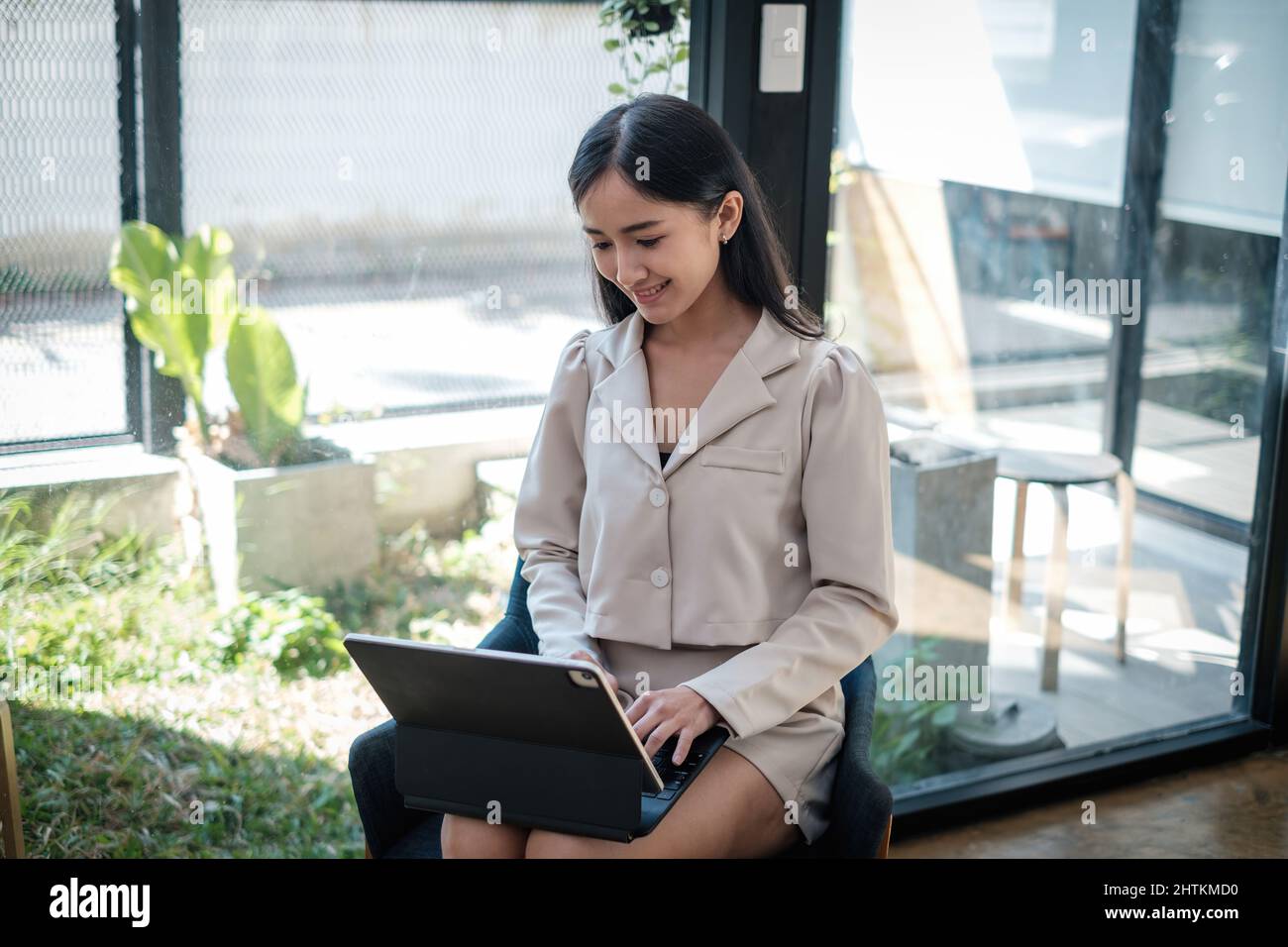 Video conference call notebook hi-res stock photography and images - Alamy