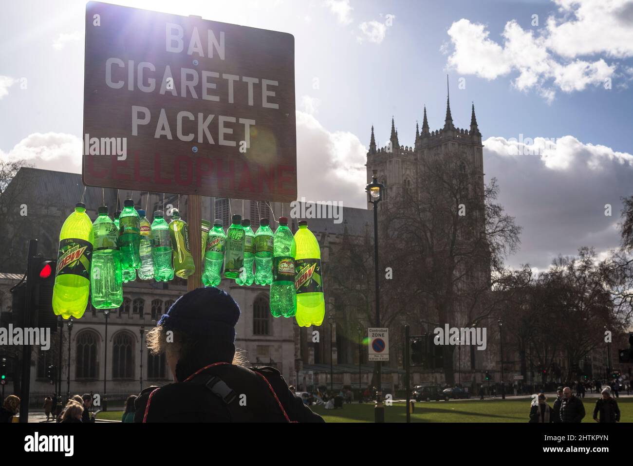 Cigarette packet uk hi-res stock photography and images - Alamy