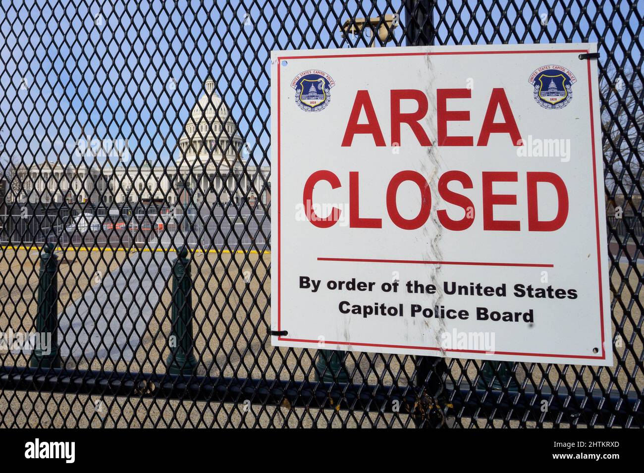 Fencing around the capitol hi-res stock photography and images - Alamy