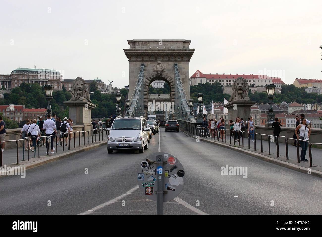 Chain Bridge, Budapest, Hungary - July 2021: Chain Bridge icon of the ...