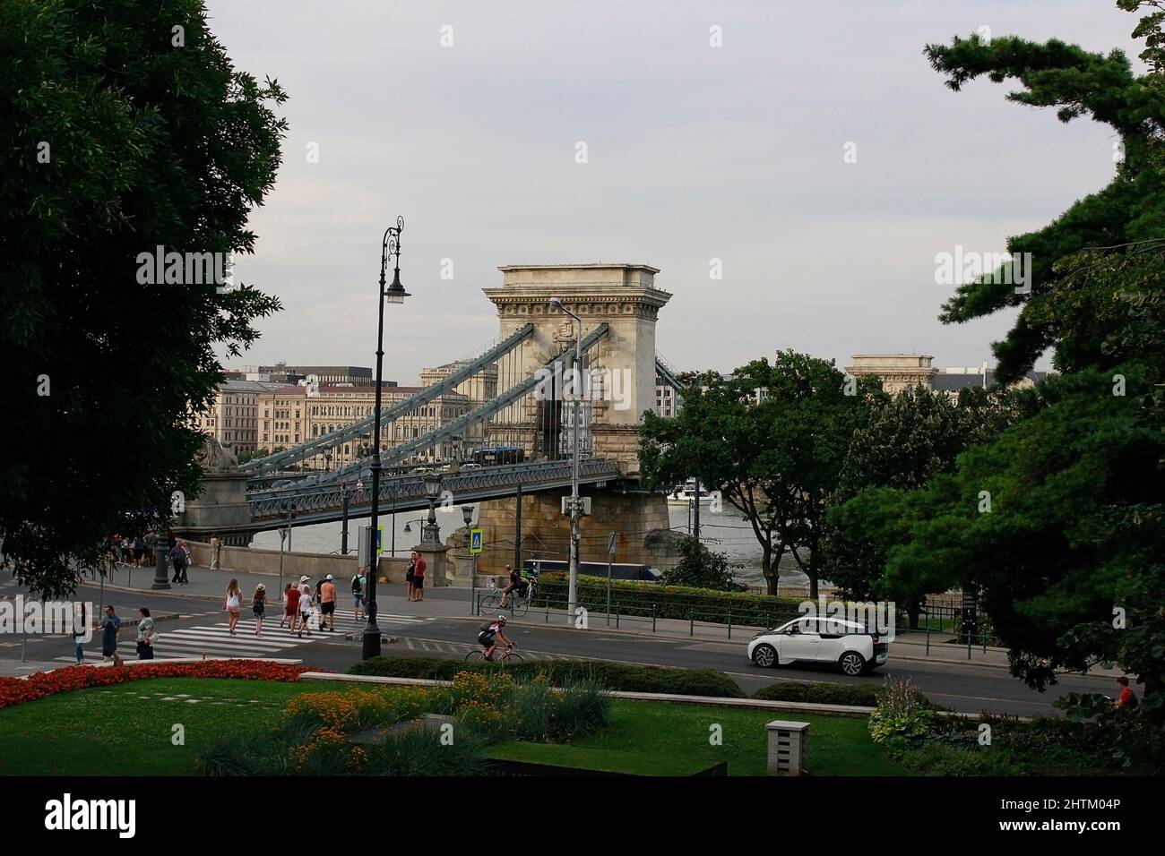 Chain Bridge, Budapest, Hungary - July 2021: Chain Bridge icon of the ...