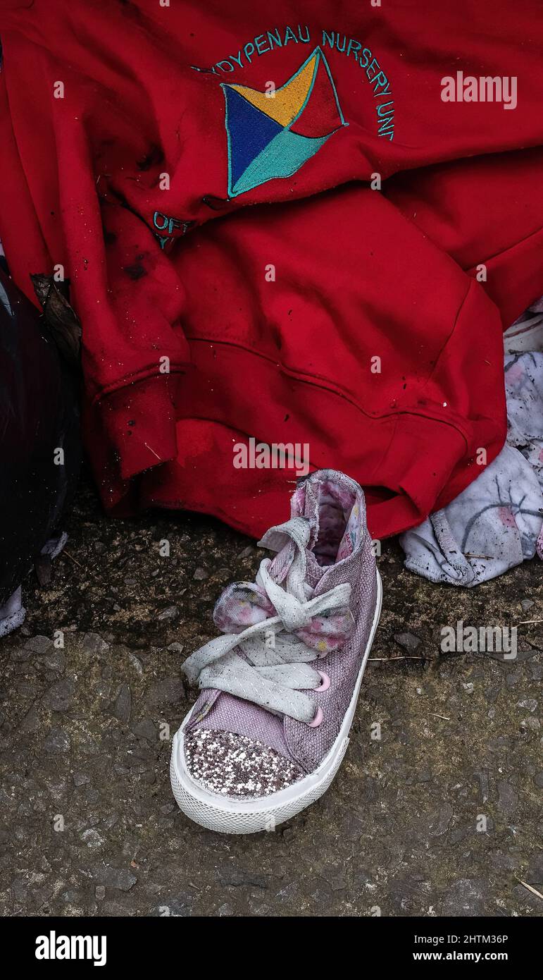 Abandoned shoe hi-res stock photography and images - Alamy