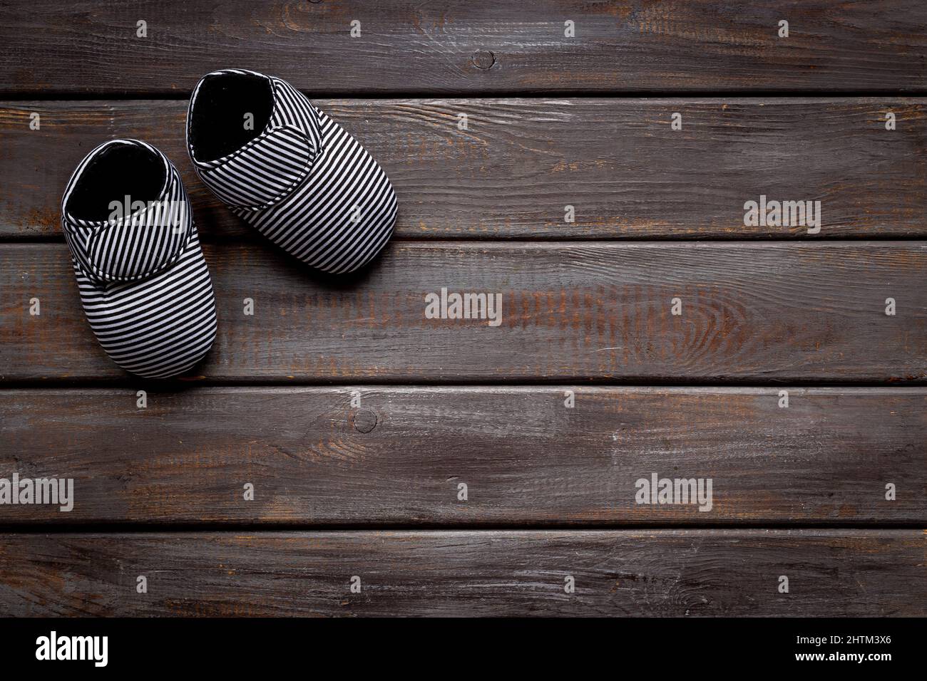 Baby blue booties - babyshower party background Stock Photo - Alamy
