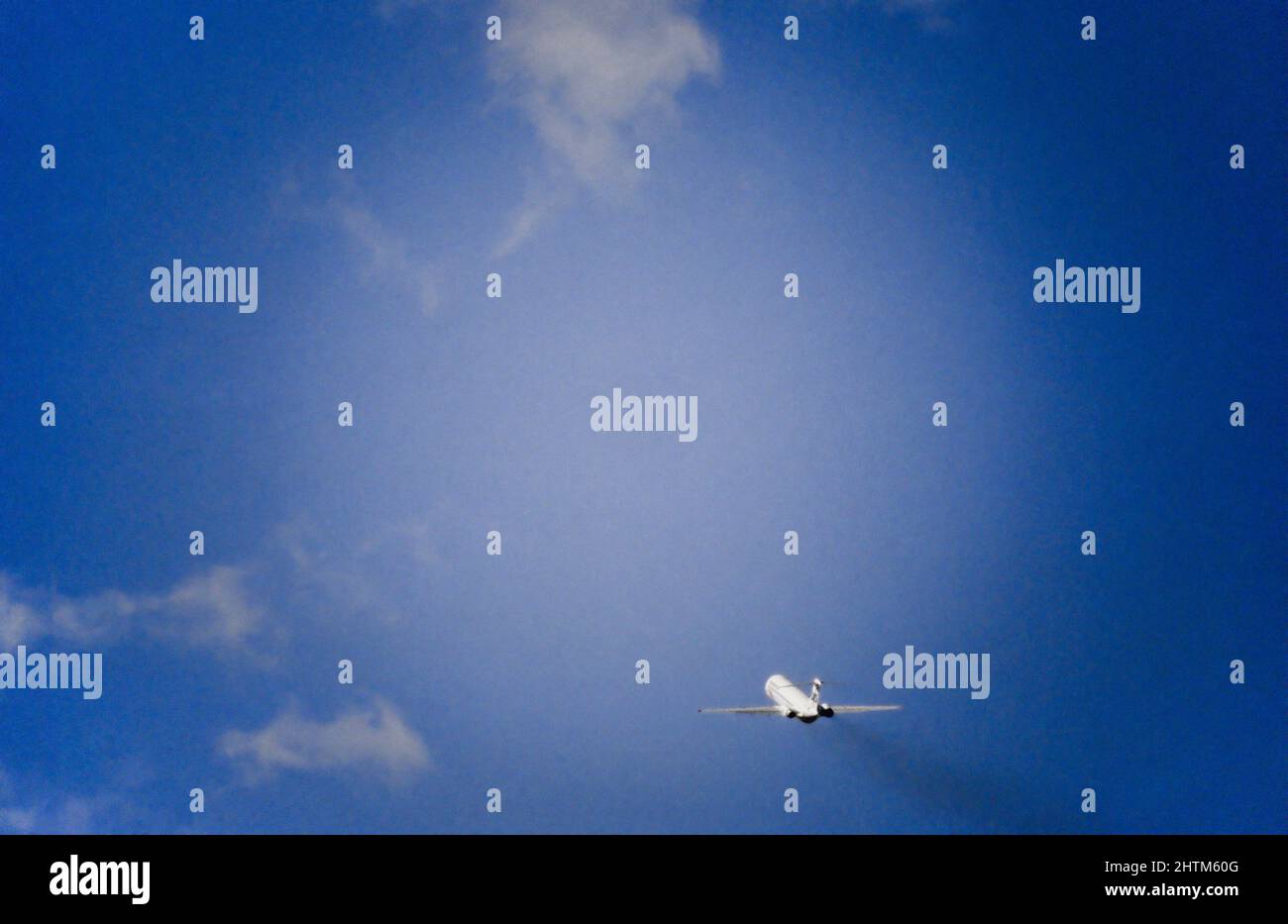 Airplane going up hi-res stock photography and images - Alamy