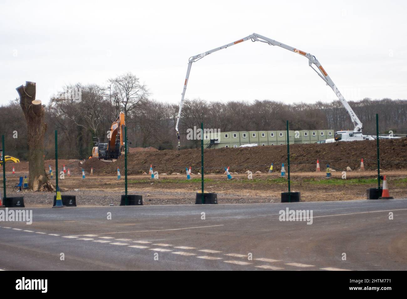 Wendover, Buckinghamshire, UK. 28th February, 2022. A concrete pour at ...