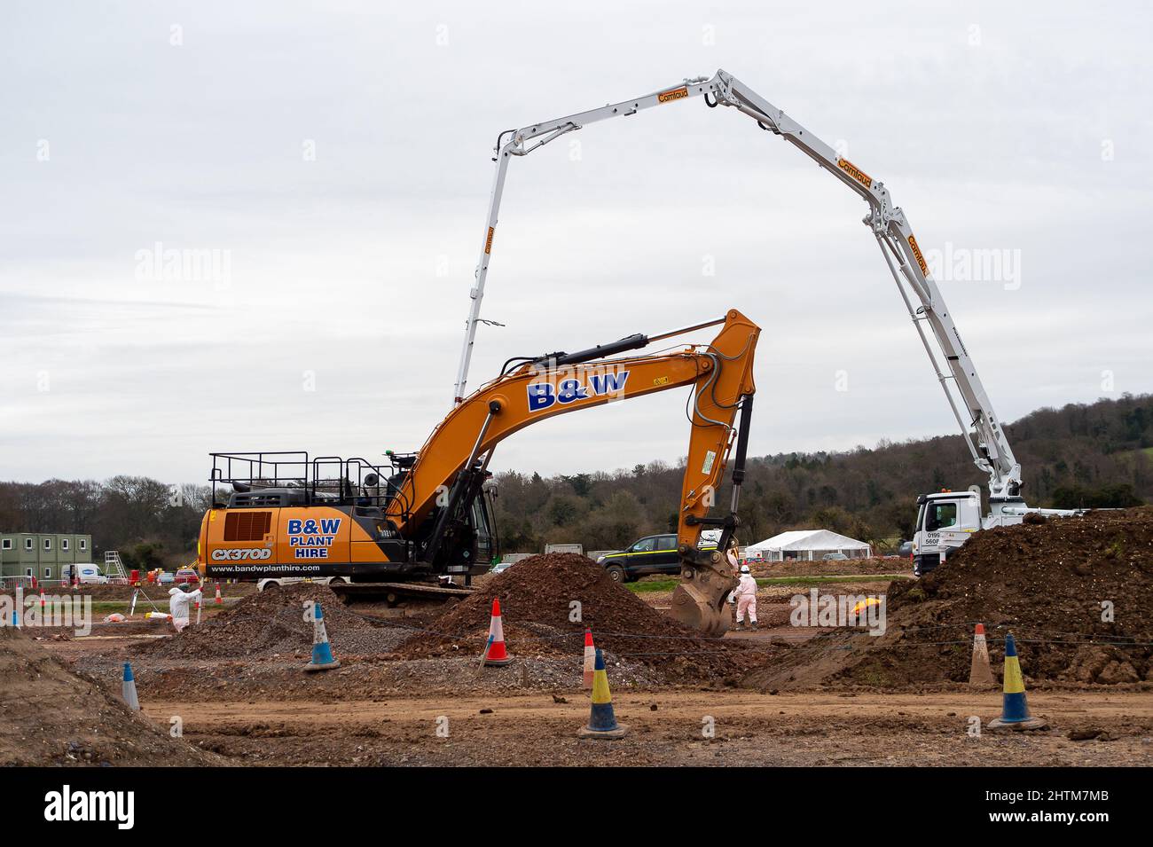 Wendover, Buckinghamshire, UK. 28th February, 2022. A concrete pour at ...
