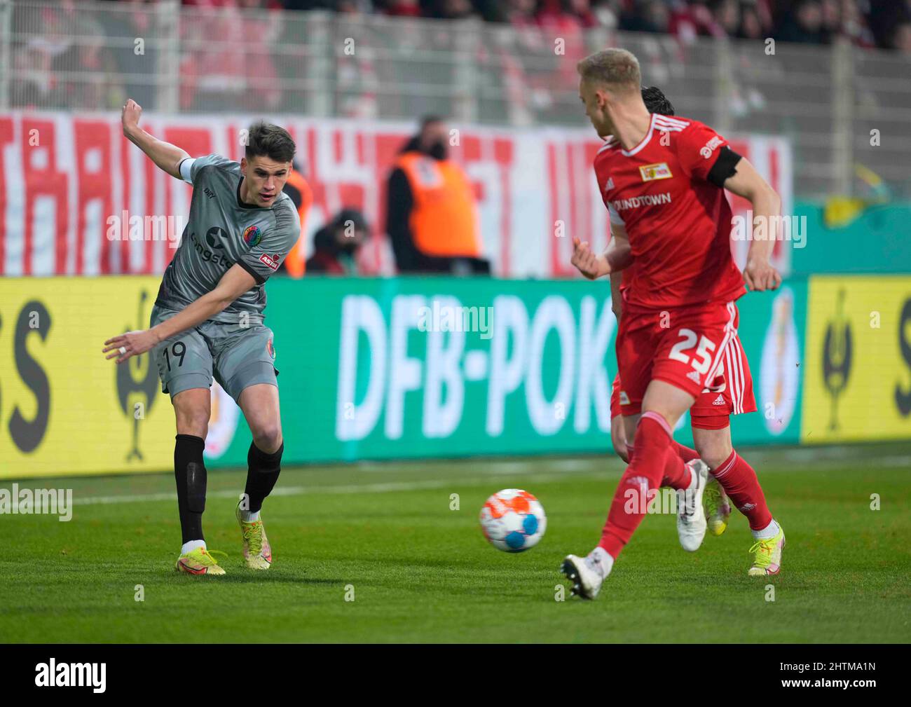 Zander kim hi-res stock photography and images - Alamy