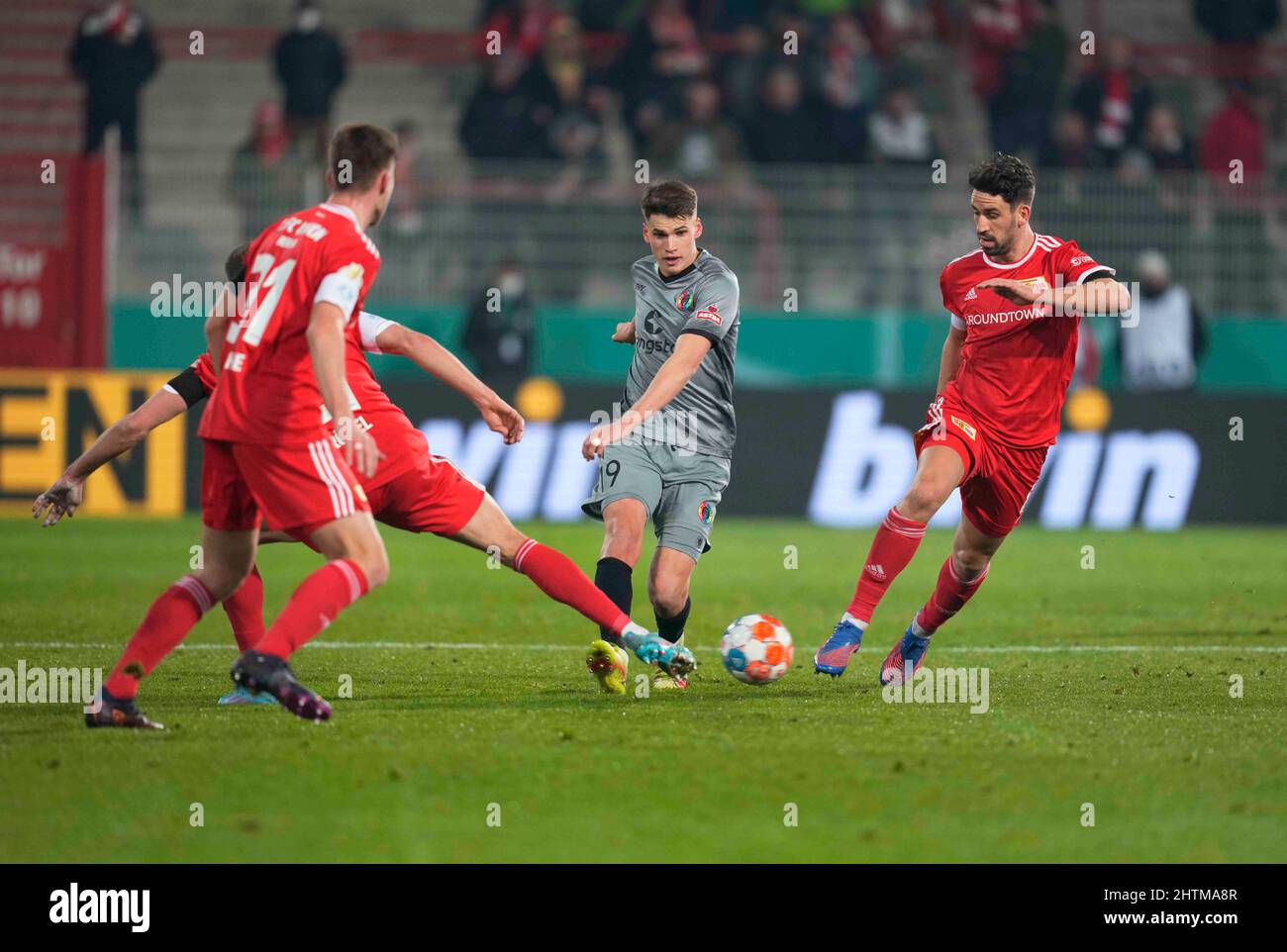 Zander kim hi-res stock photography and images - Alamy