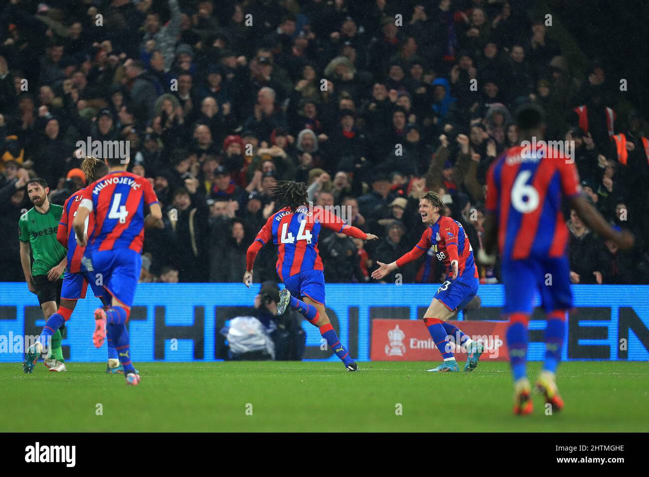 GOAL: Jairo Riedewald #44 of Crystal Palace scores Stock Photo - Alamy