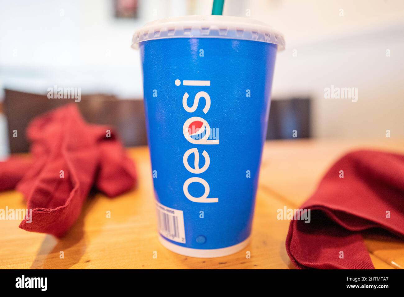 Pepsi paper cup hi-res stock photography and images - Alamy