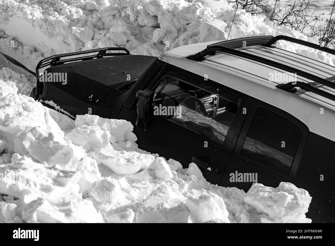 Jeep offroad snow hi-res stock photography and images - Alamy