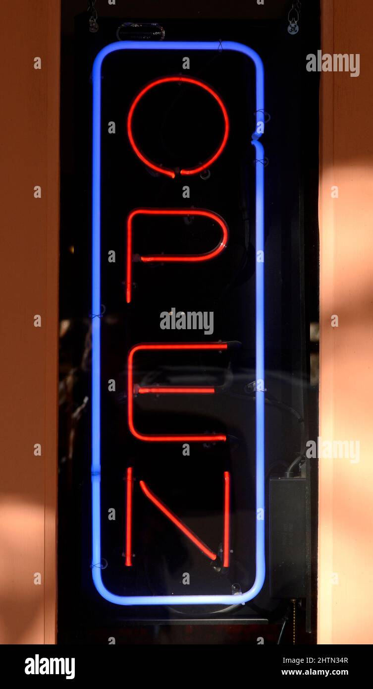 Open daily sign hi-res stock photography and images - Alamy