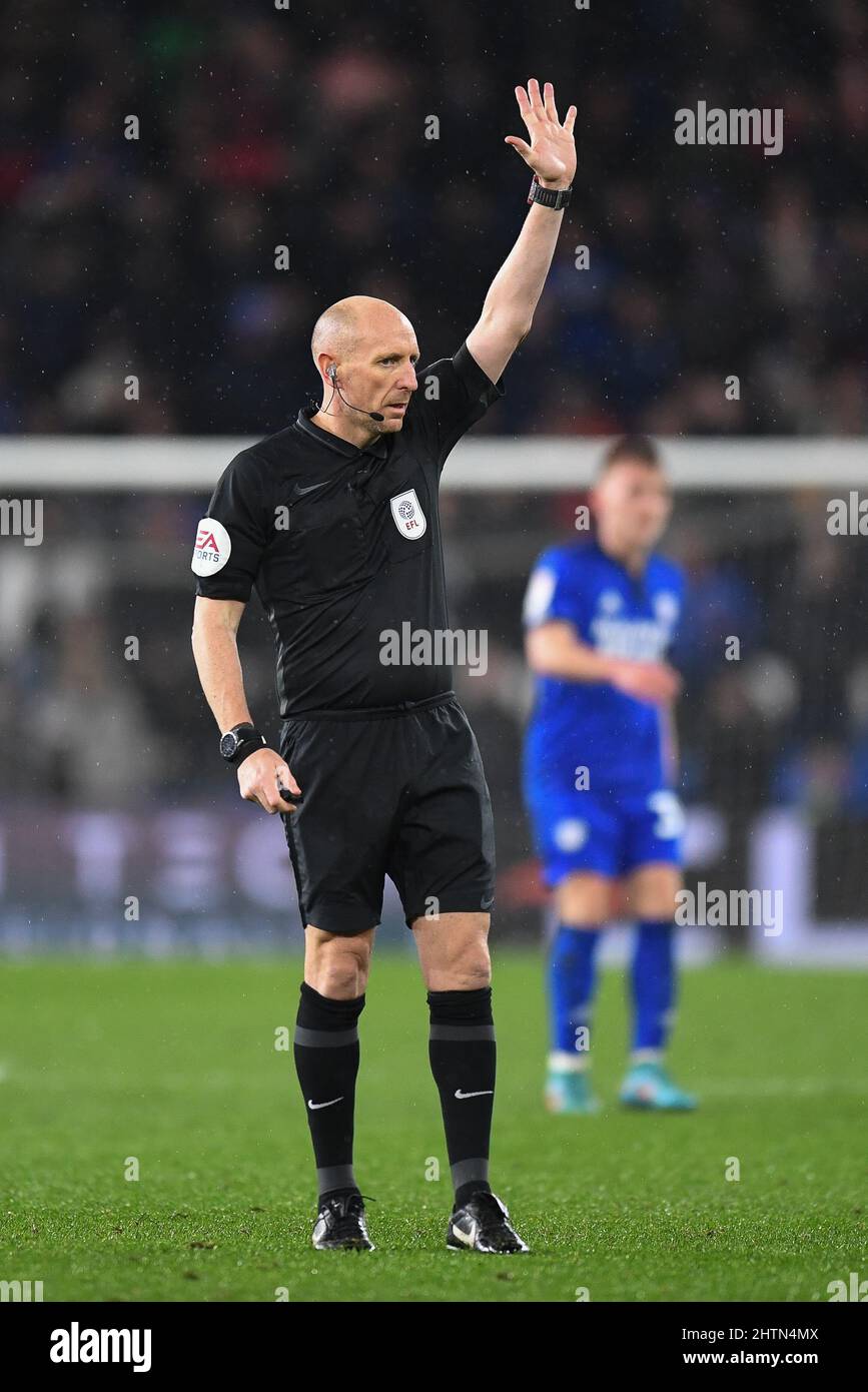 Andy Davies, referee during the game Stock Photo - Alamy