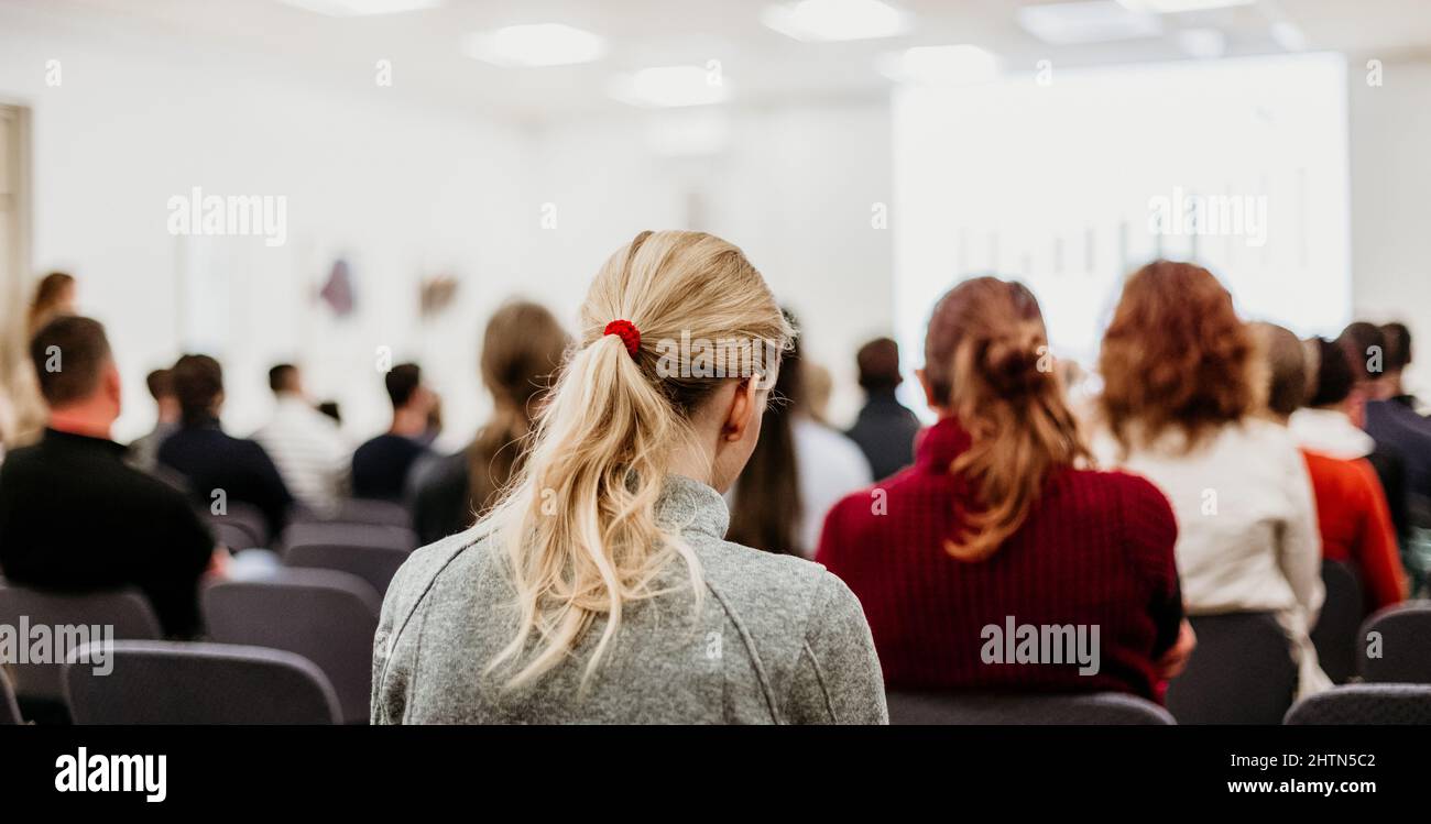 University lecture hall hi-res stock photography and images - Alamy