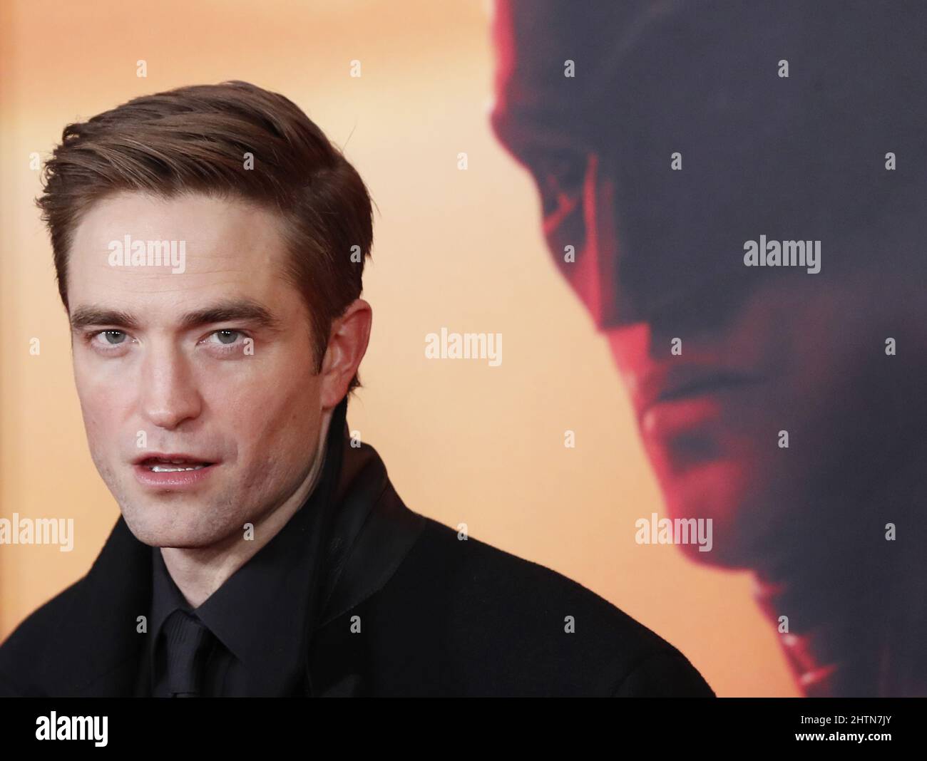 Robert pattinson batman hi-res stock photography and images - Alamy