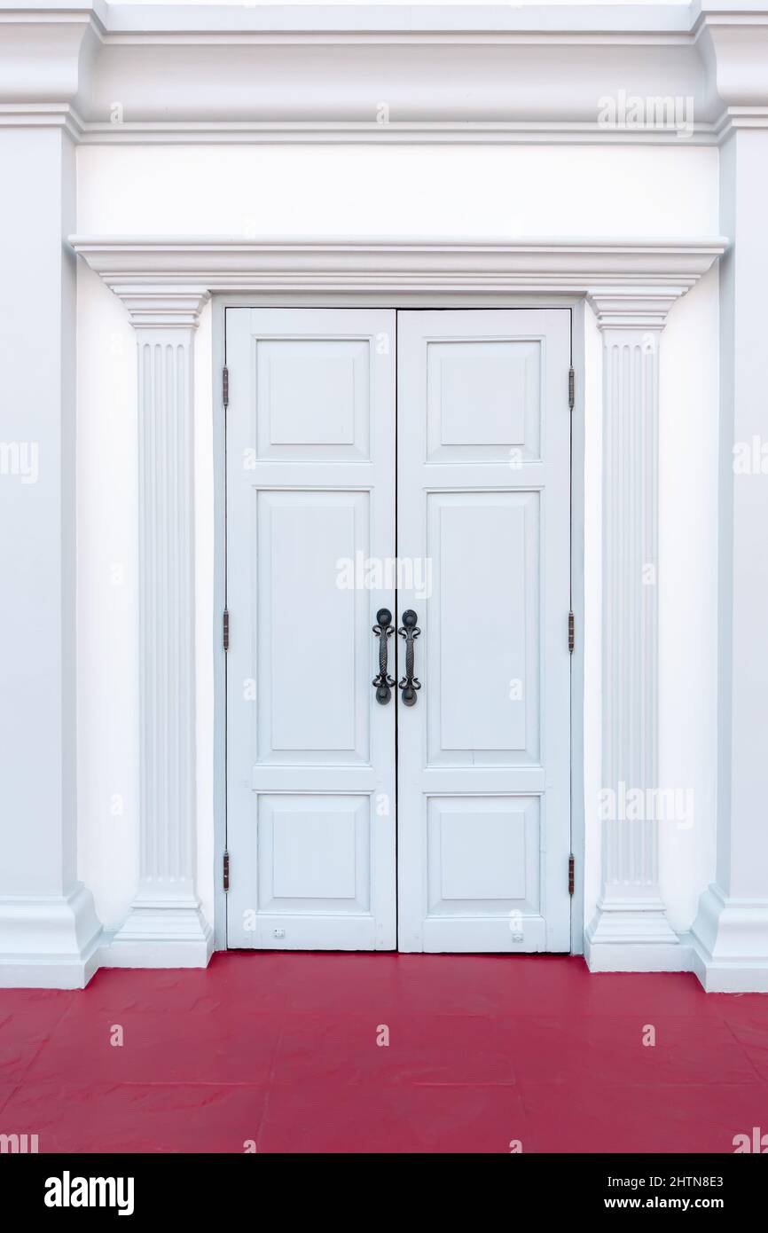 Classic Door Front of Entrance Hallway, Contemporary Doorway and ...