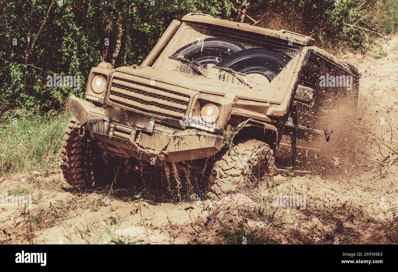 Jeep suv bottom hi-res stock photography and images - Alamy