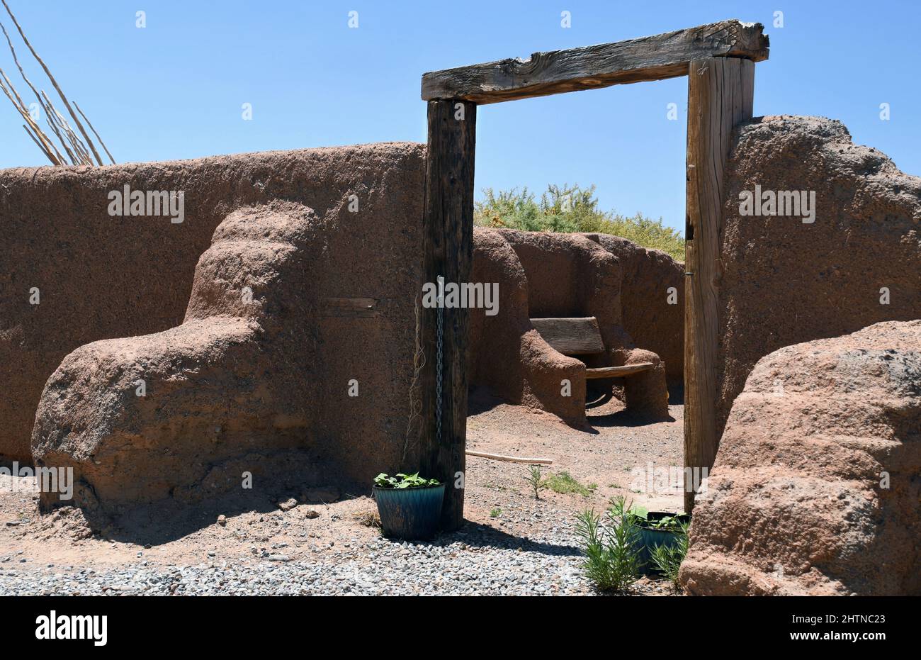 Adobe brick mexico hi-res stock photography and images - Alamy