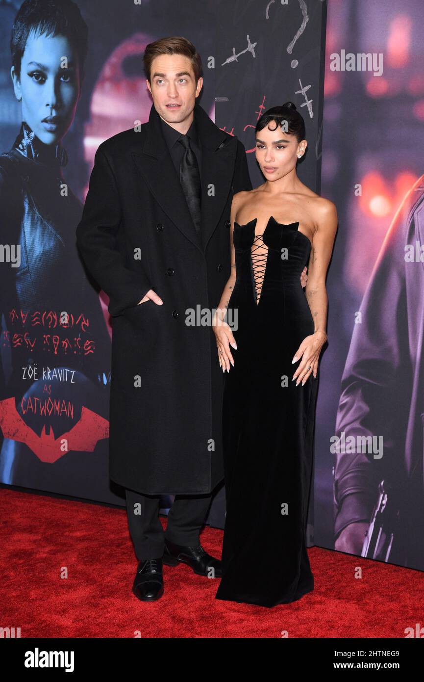 The batman robert pattinson zoe kravitz hi-res stock photography and ...