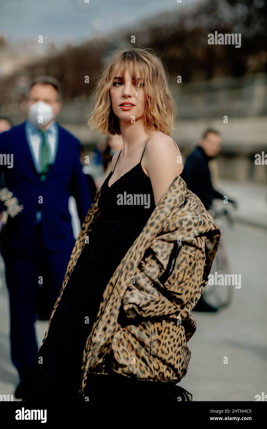 Paris, France, March 1, 2022. Street style, Maya Hawke arriving at Dior ...