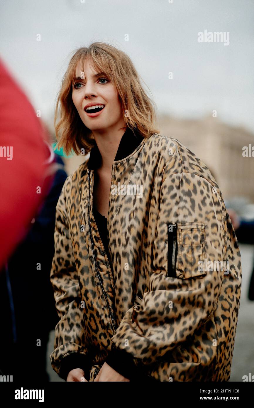 Paris, France, March 1, 2022. Street style, Maya Hawke arriving at Dior ...