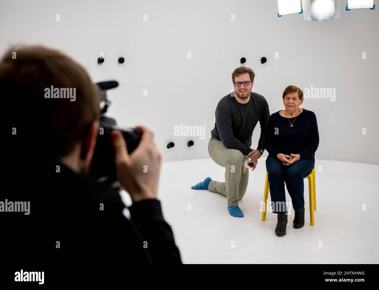 Potsdam, Germany. 21st Feb, 2022. Eyewitness Ruth Winkelmann and ...