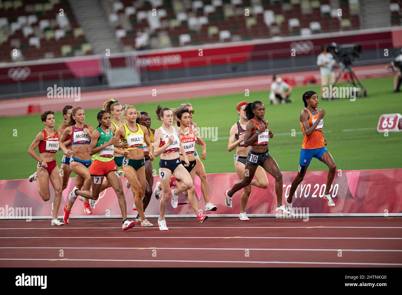 Girl athletes participating in the 1500 meters at the 2020 Tokyo ...