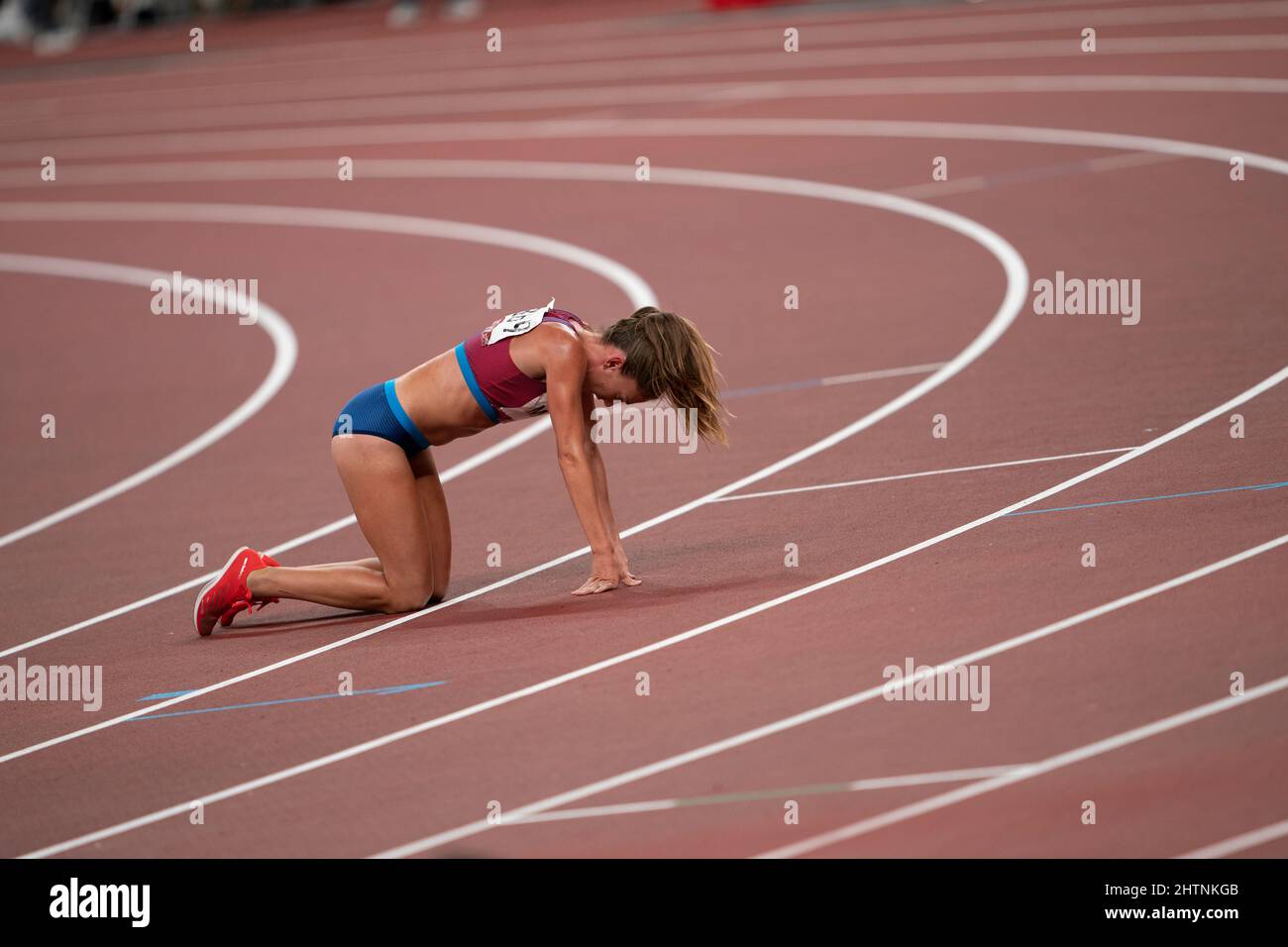 Heather Maclean defeated on the floor in the 1500m final at the 2020 ...