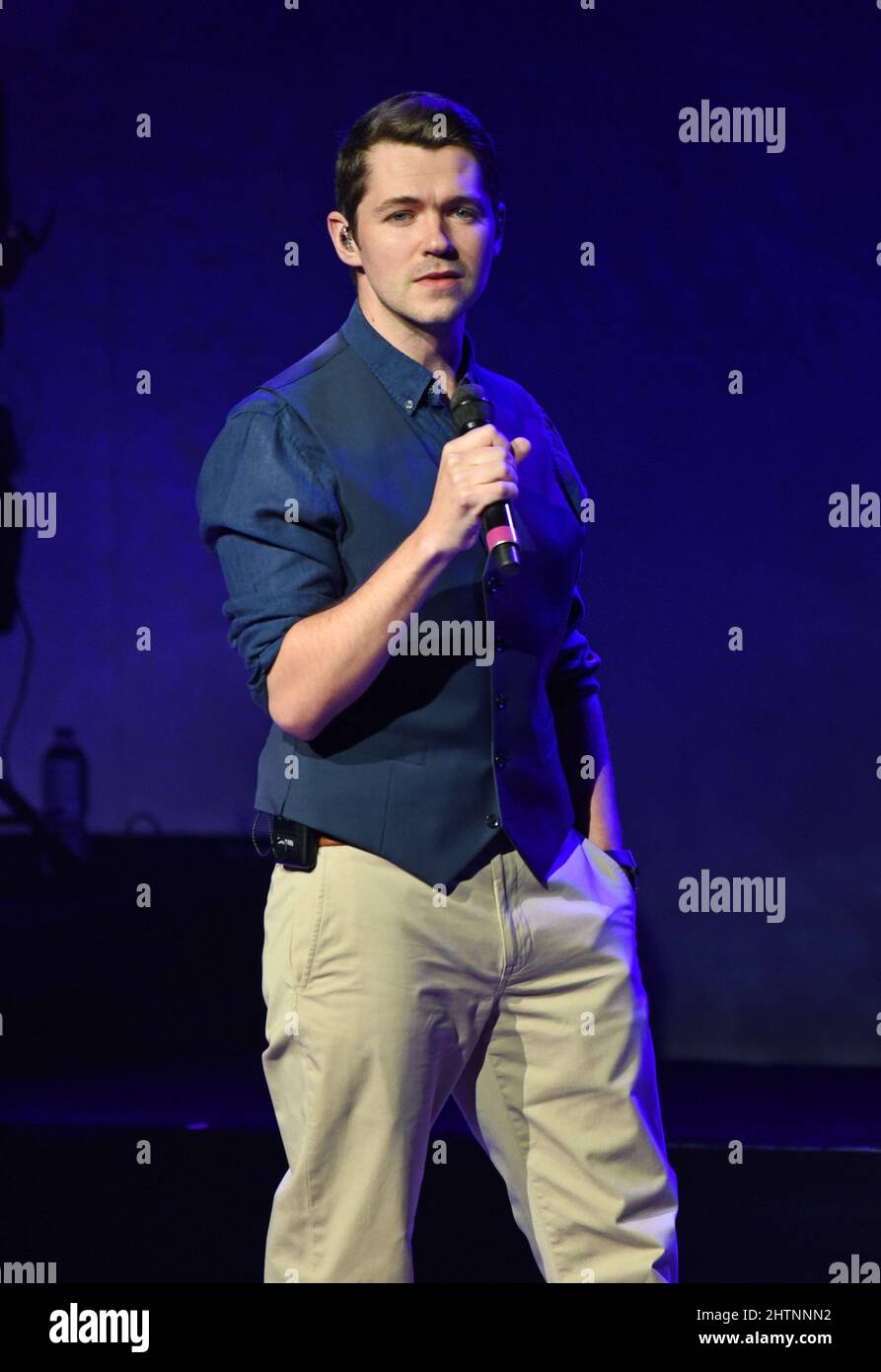 Atlanta, GA, USA. 1st Mar, 2022. Damian McGinty on stage for Celtic ...